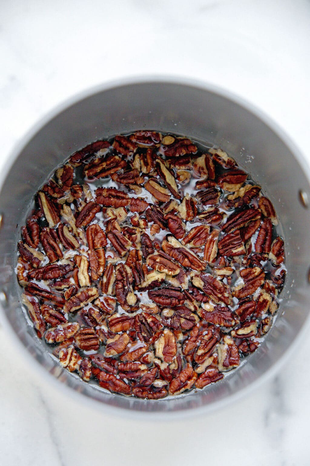 Iced Pecan Crunch Oatmilk Latte {Starbucks Copycat} - We are not Martha